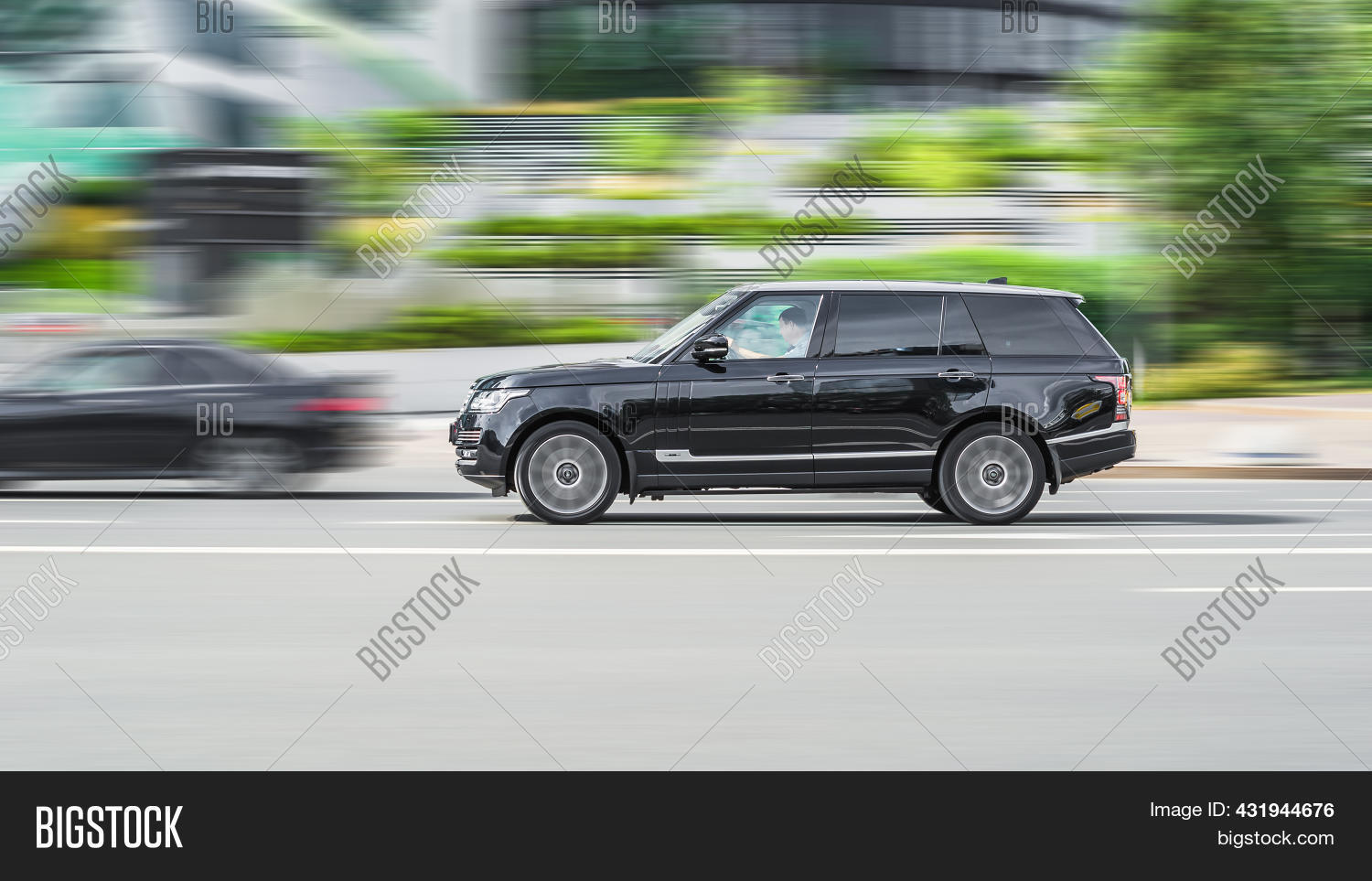 Range Rover L405 Side Image & Photo (Free Trial) | Bigstock