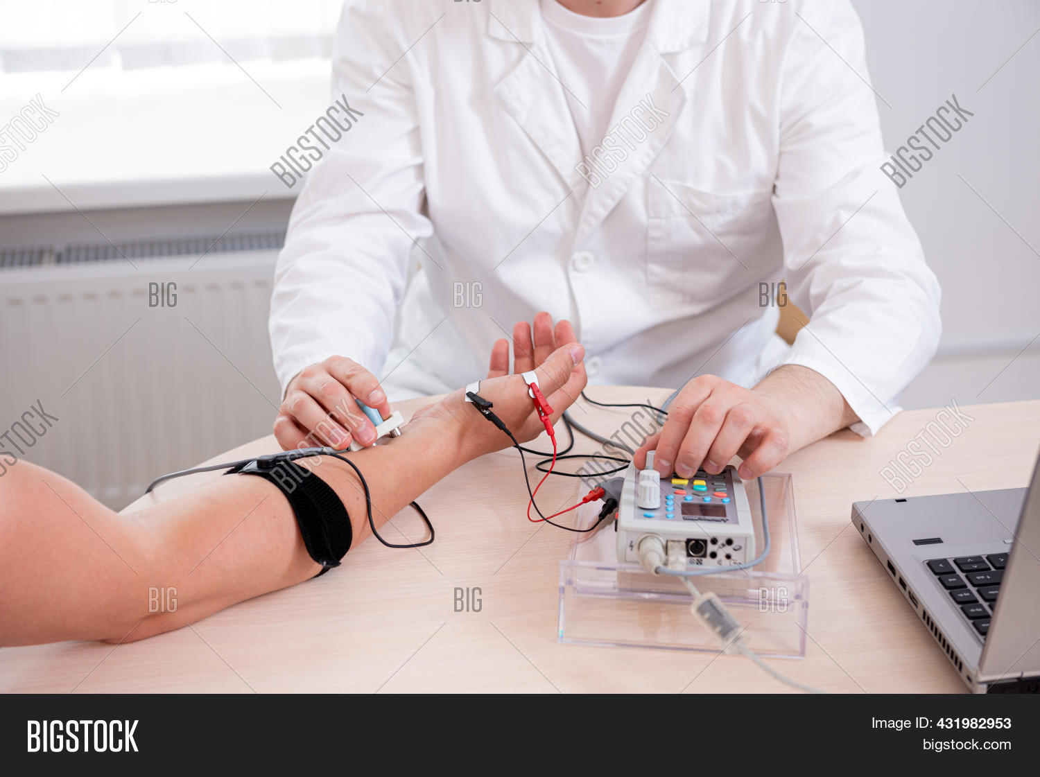 Patient Nerves Testing Image & Photo (Free Trial) | Bigstock
