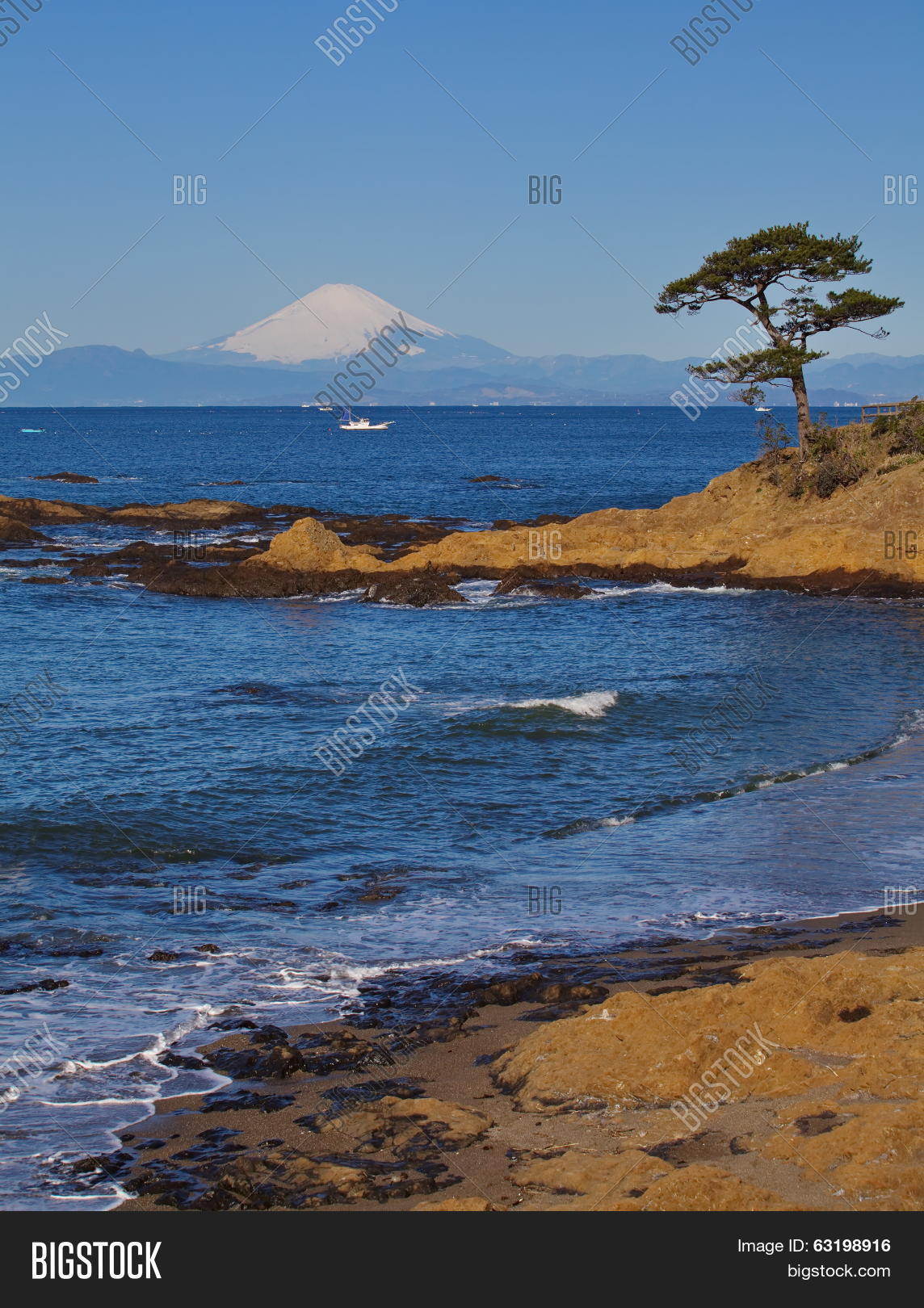 Mountain Fuji Ocean Image & Photo (Free Trial) | Bigstock