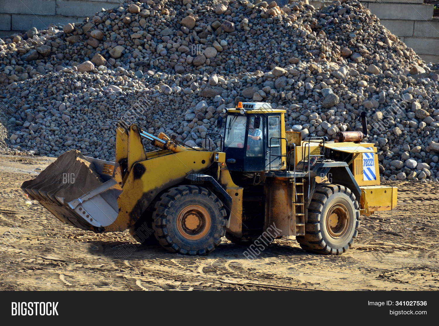 Large Heavy Front-end Image & Photo (Free Trial) | Bigstock