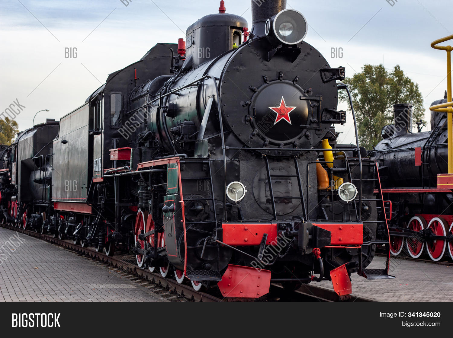Old Black Red Retro Image & Photo (Free Trial) | Bigstock