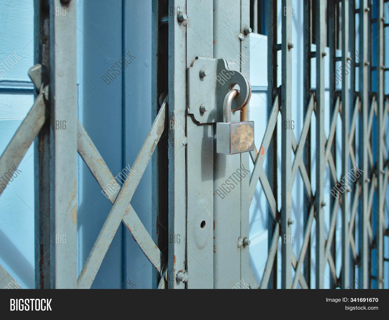 Old Silver Lock On Image & Photo (Free Trial) | Bigstock