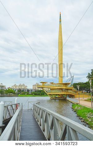 Gold Color Monument Image & Photo (Free Trial) | Bigstock