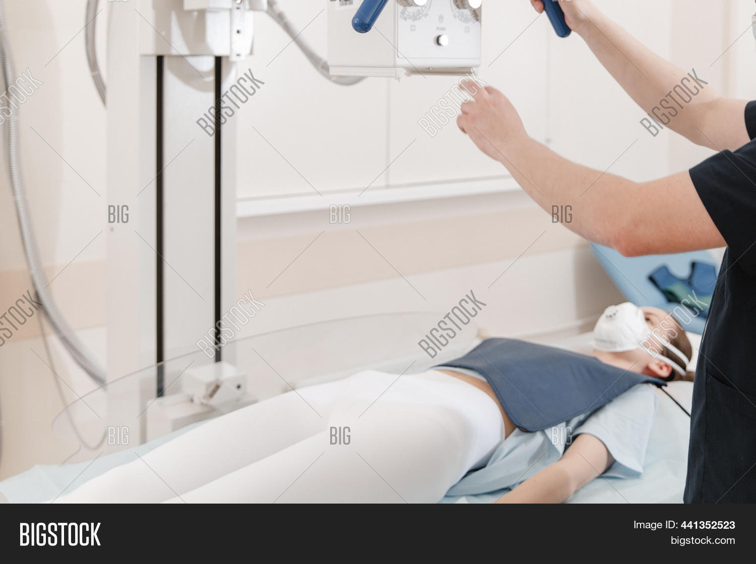 Doctor Taking X-ray Image & Photo (Free Trial) | Bigstock