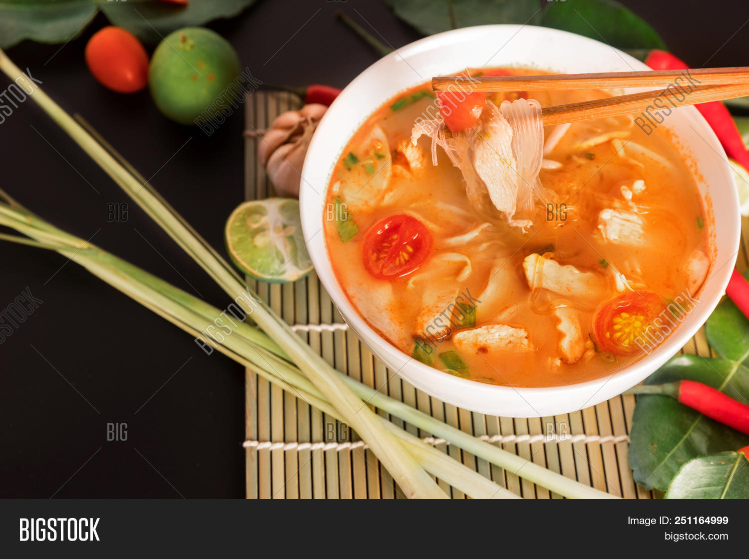 Imagen y foto Tom Yum Gai Spicy (prueba gratis) | Bigstock