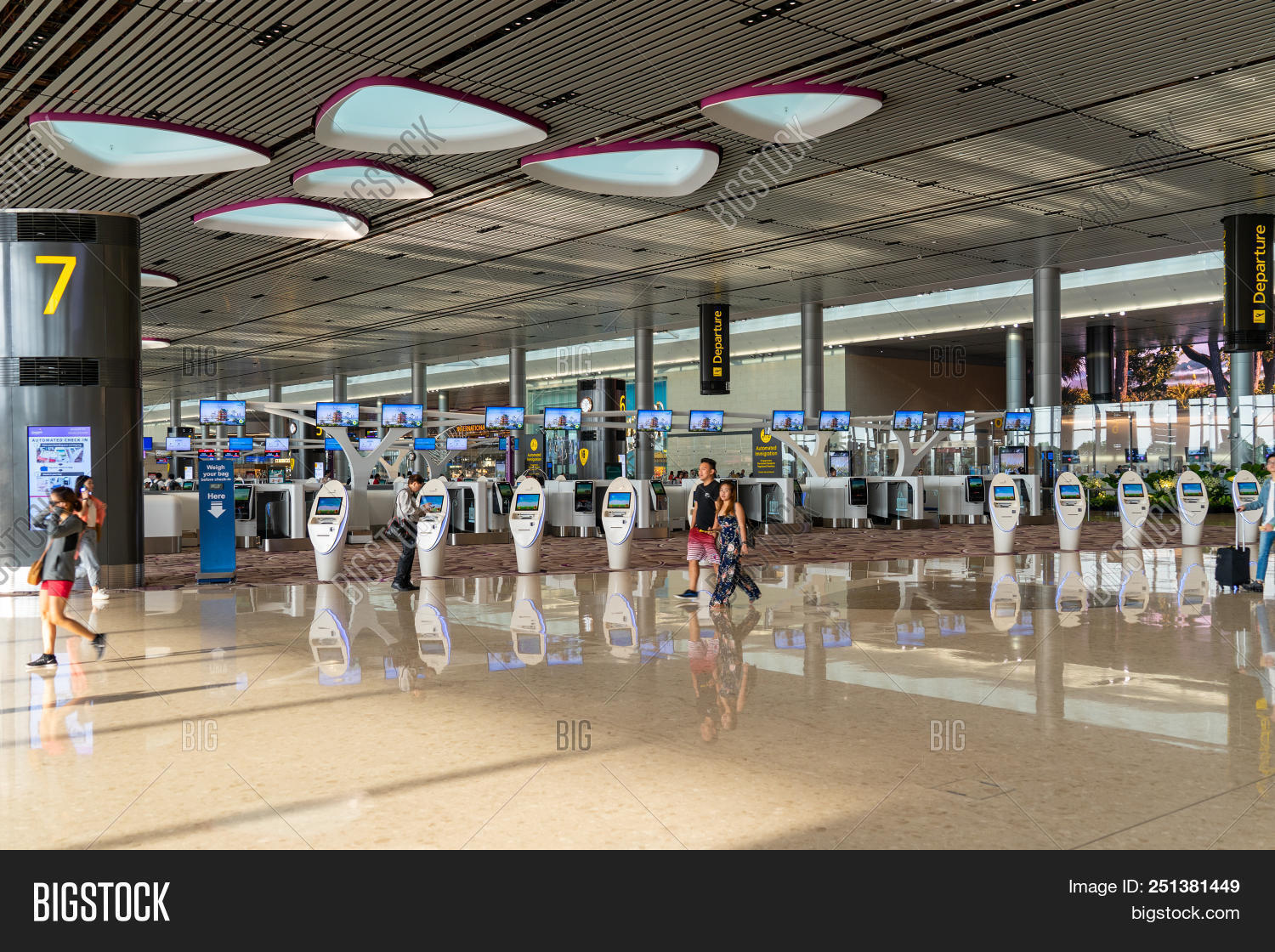 Visitors Walk Around Image & Photo (Free Trial) | Bigstock