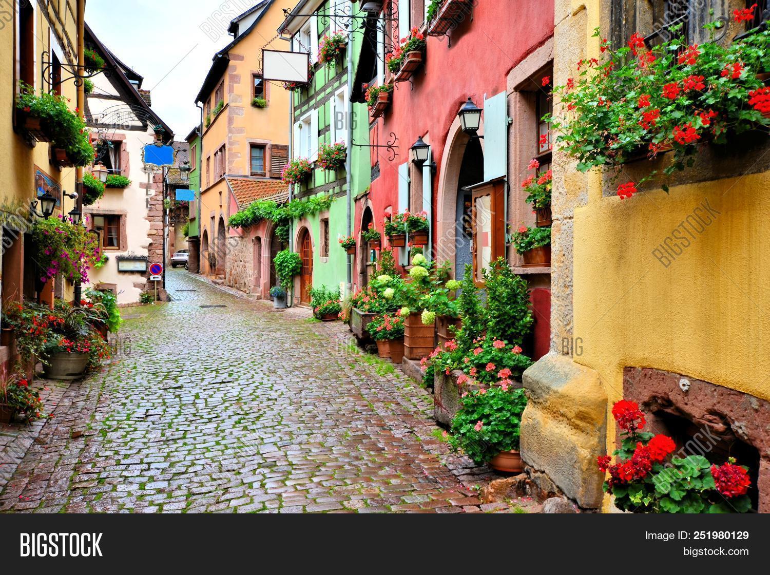 Picturesque Street Image & Photo (Free Trial) | Bigstock