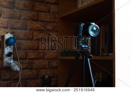 Camera On Tripod Room Image & Photo (Free Trial) | Bigstock