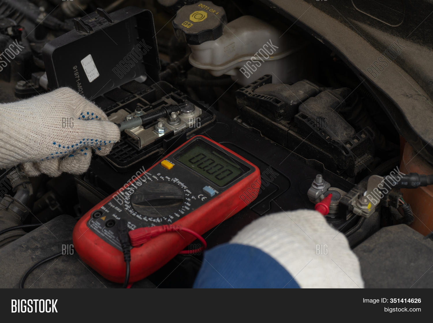 Image Hands Multimeter Image & Photo (Free Trial) | Bigstock
