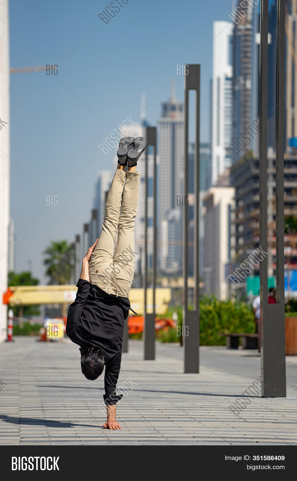 Acrobat Keep Balance Image & Photo (Free Trial) | Bigstock