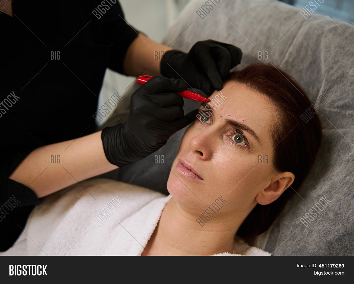 Cosmetologist Drawing Image & Photo (Free Trial) | Bigstock