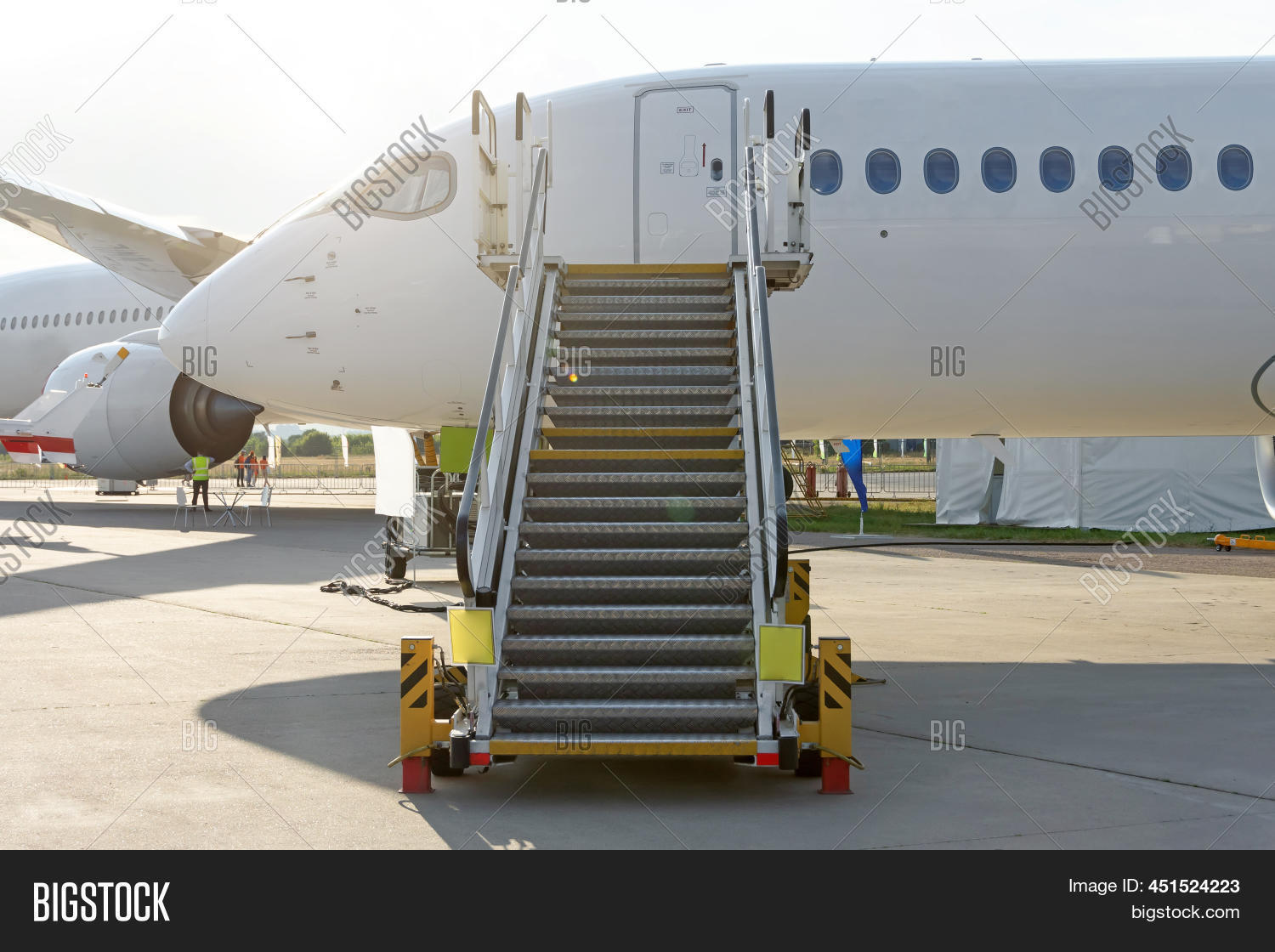 Civil Jet Aircraft Image & Photo (Free Trial) | Bigstock