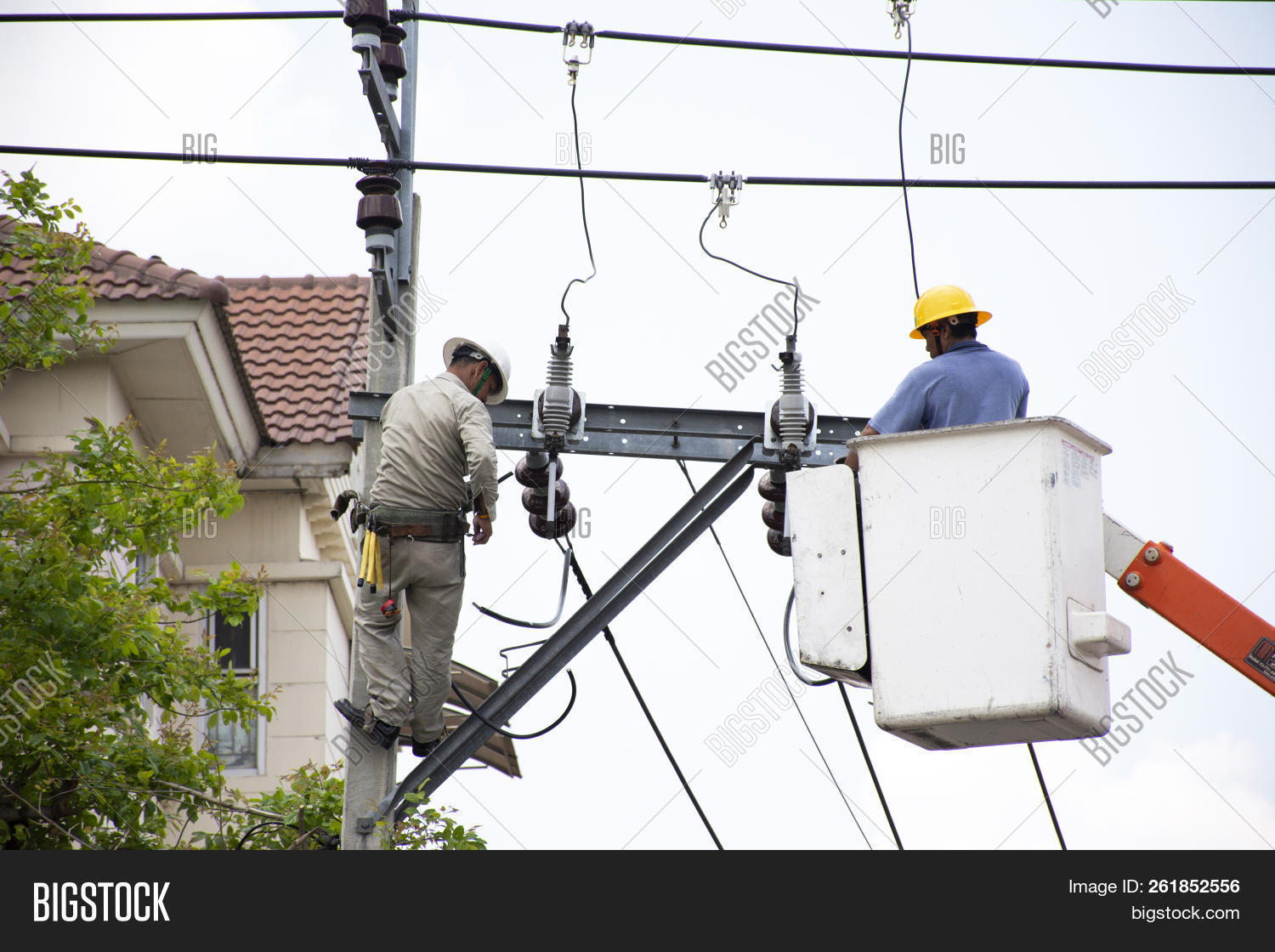 Electrician Worker Image & Photo (Free Trial) | Bigstock