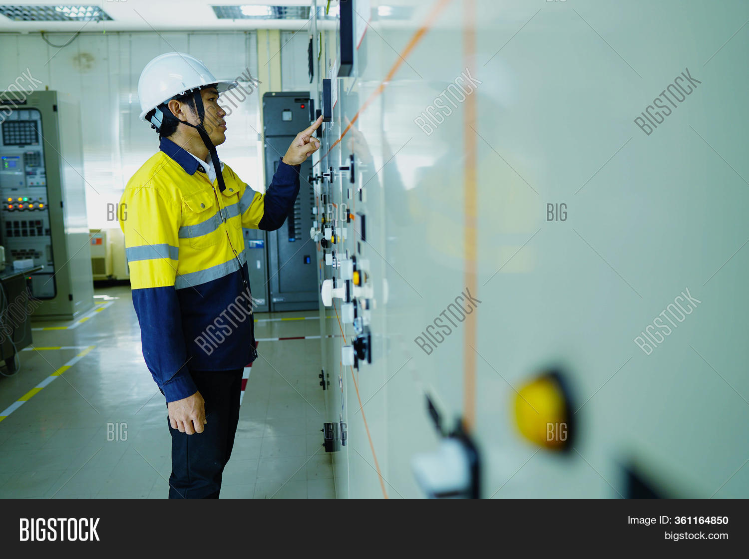 Male Engineer Wearing Image & Photo (Free Trial) | Bigstock