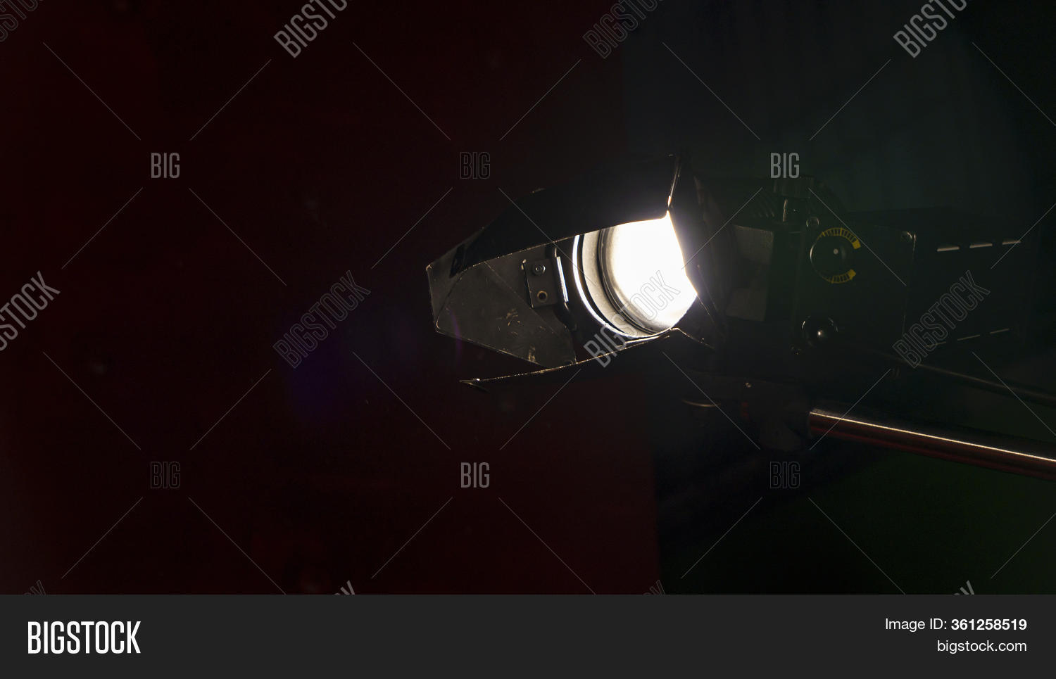 Beautiful Studio Light Image & Photo (Free Trial) | Bigstock