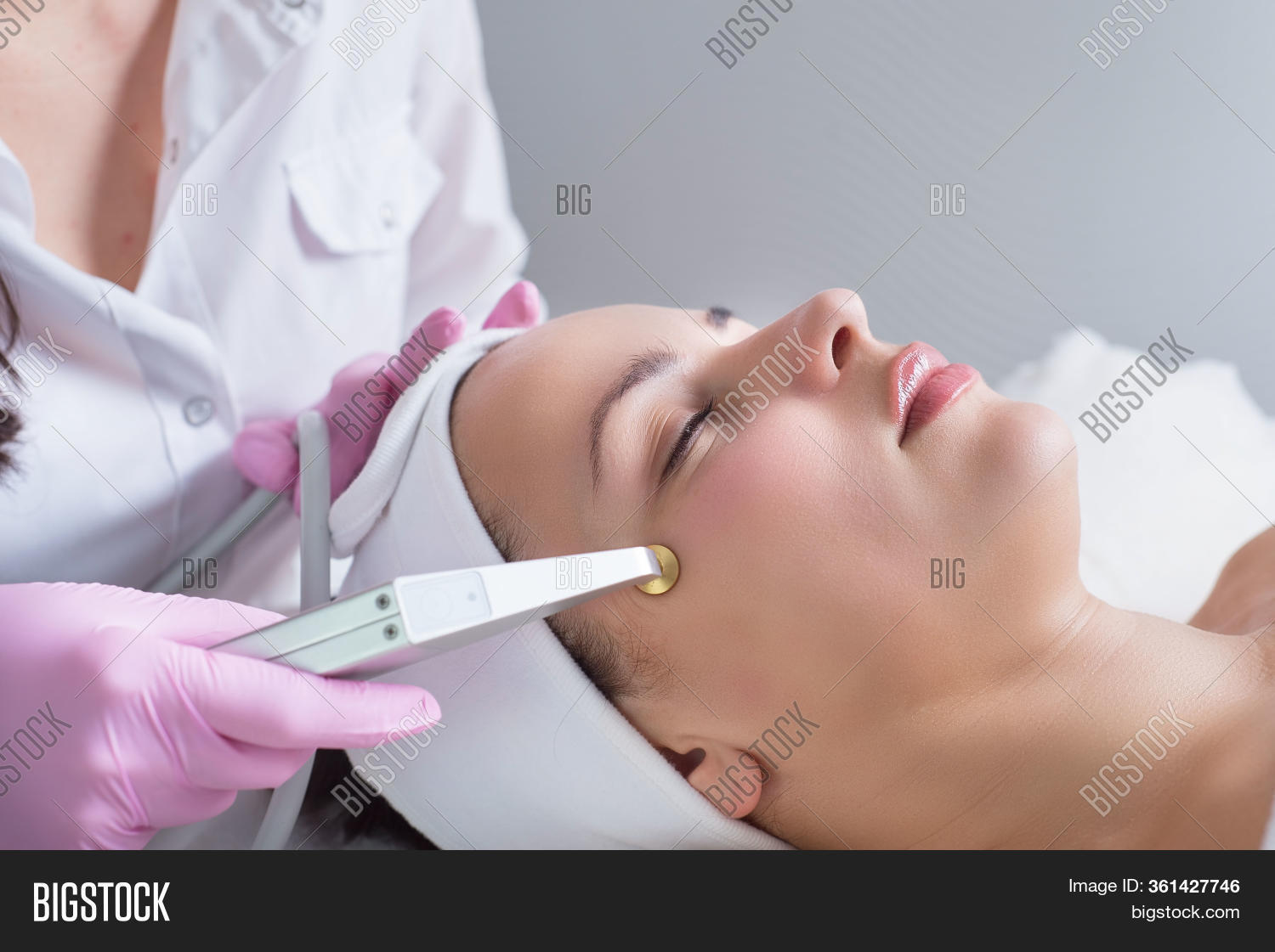 Doctor-cosmetologist Image & Photo (Free Trial) | Bigstock