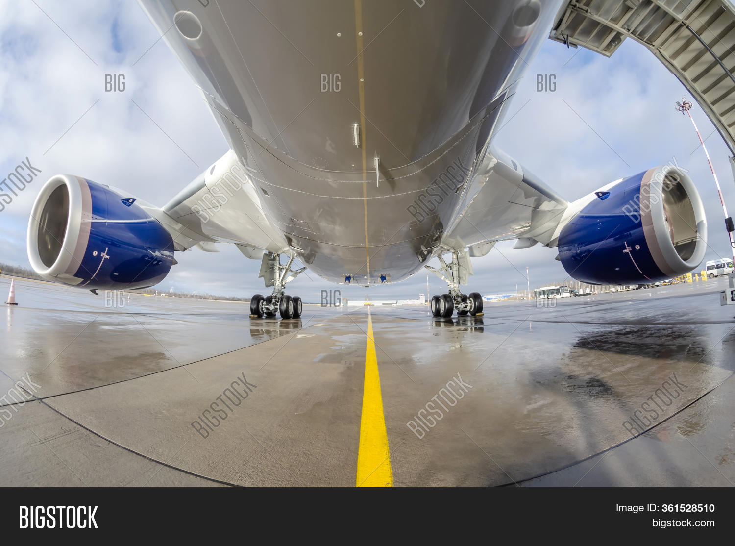 Passenger Wide-body Image & Photo (Free Trial) | Bigstock
