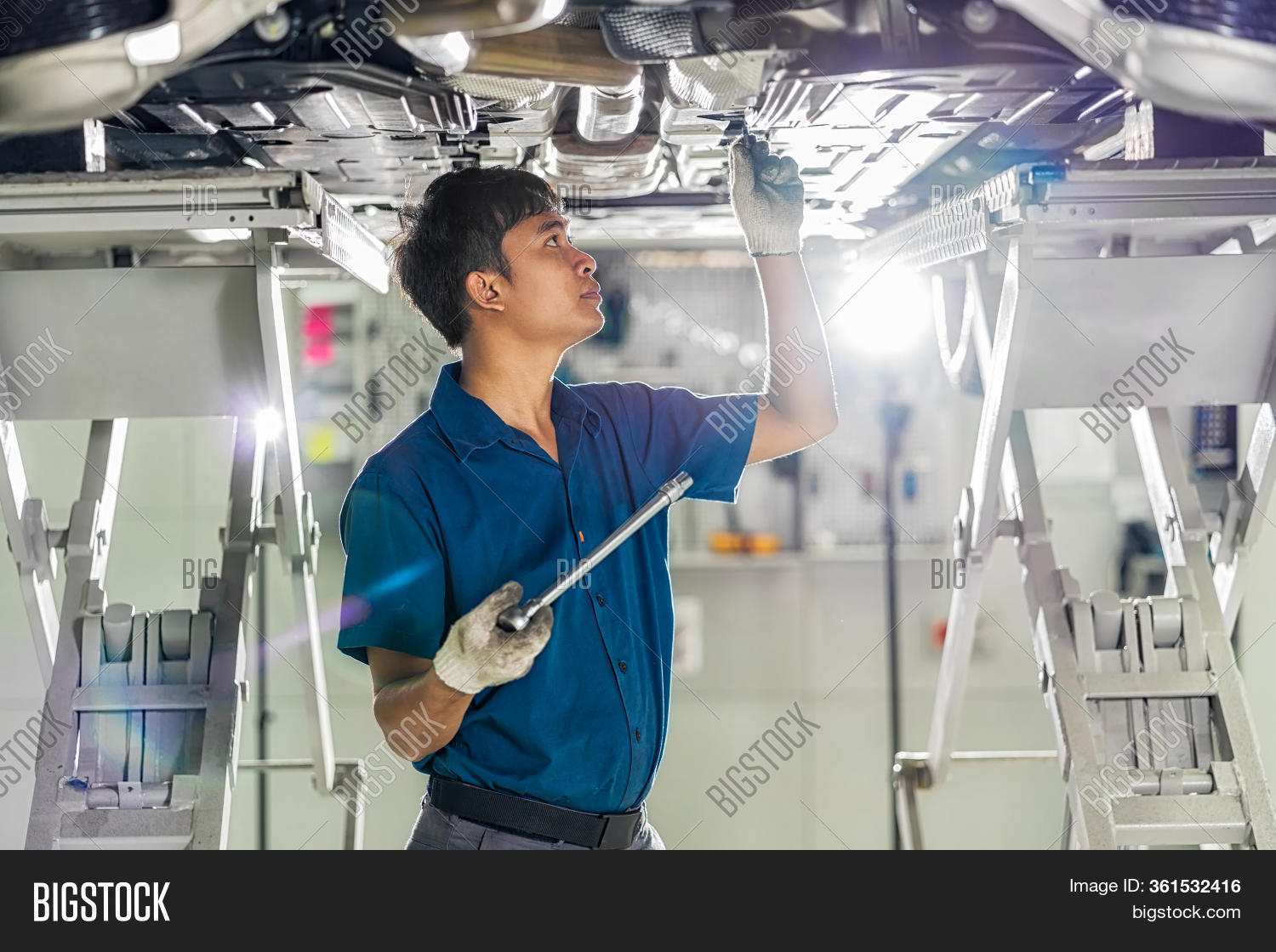 Closeup Asian Mechanic Image & Photo (Free Trial) | Bigstock