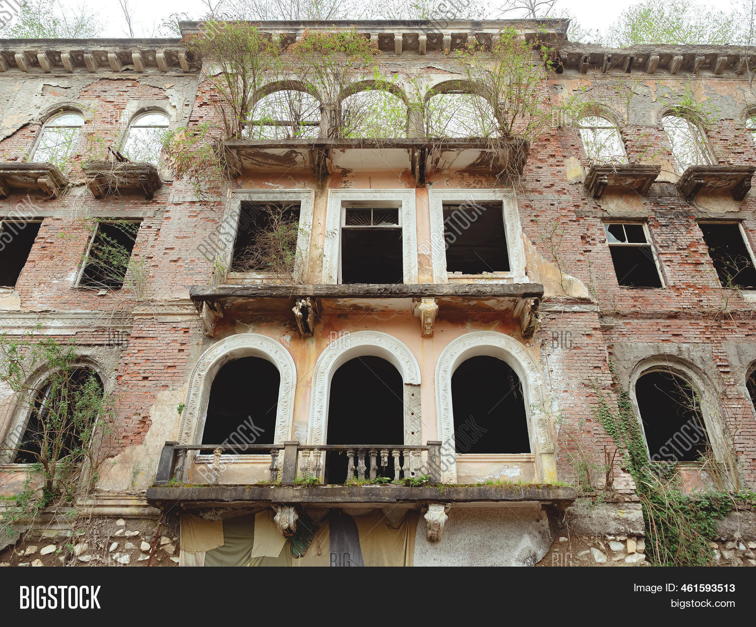 Old Dilapidated Image & Photo (Free Trial) | Bigstock