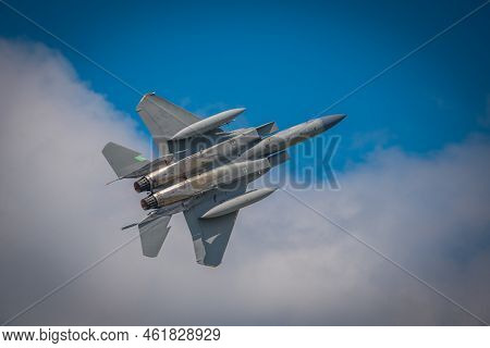 Military Fighter Jet Image & Photo (Free Trial) | Bigstock