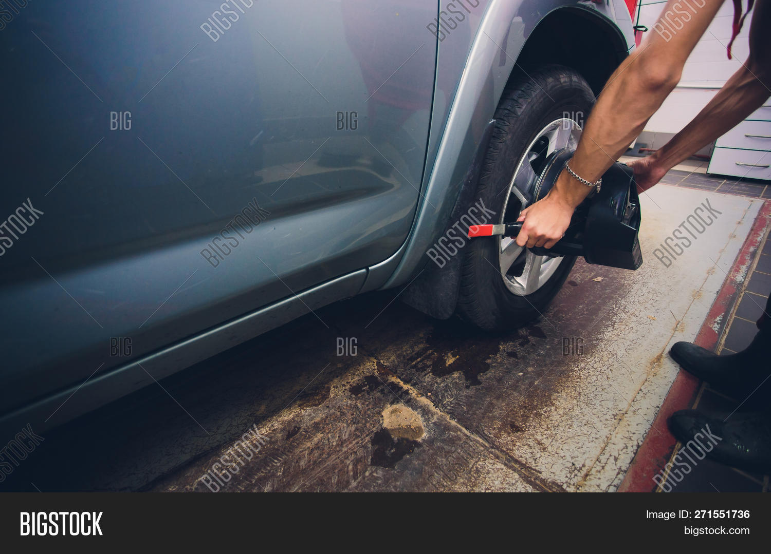 Mechanic Tuning Image & Photo (Free Trial) | Bigstock
