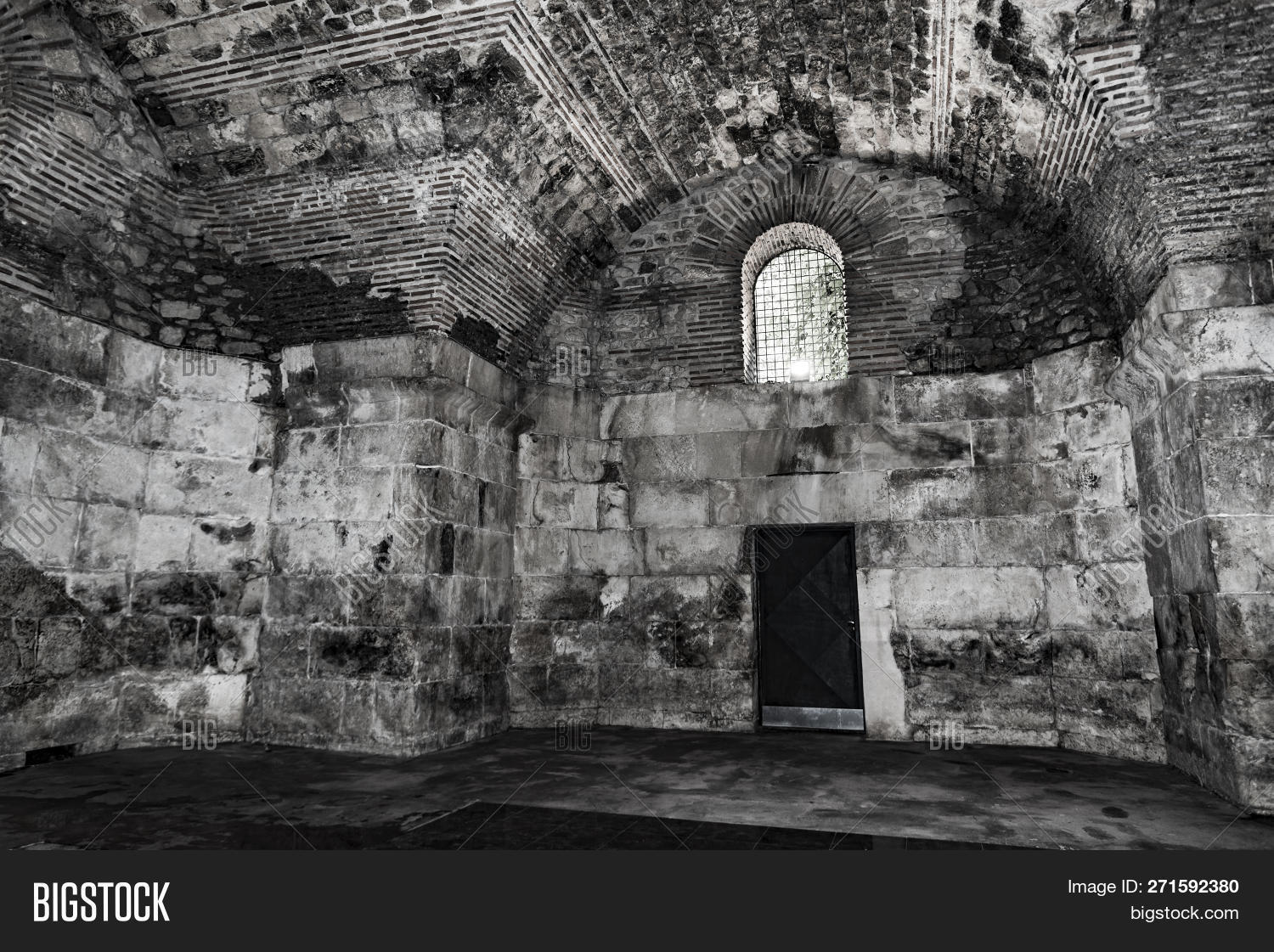Old Abandoned Dungeons Image & Photo (Free Trial) | Bigstock