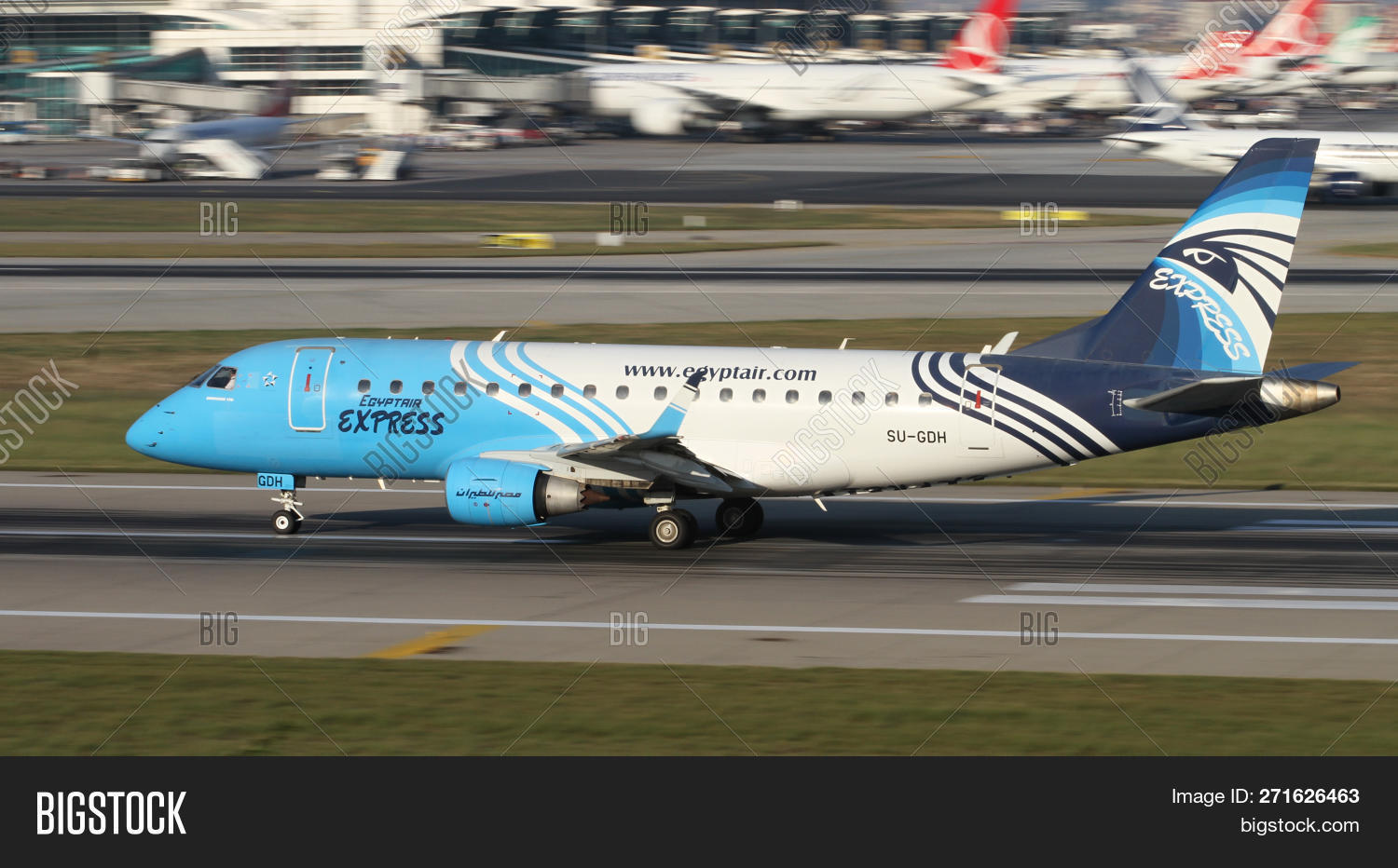 Airplane Takeoff Image & Photo (Free Trial) | Bigstock