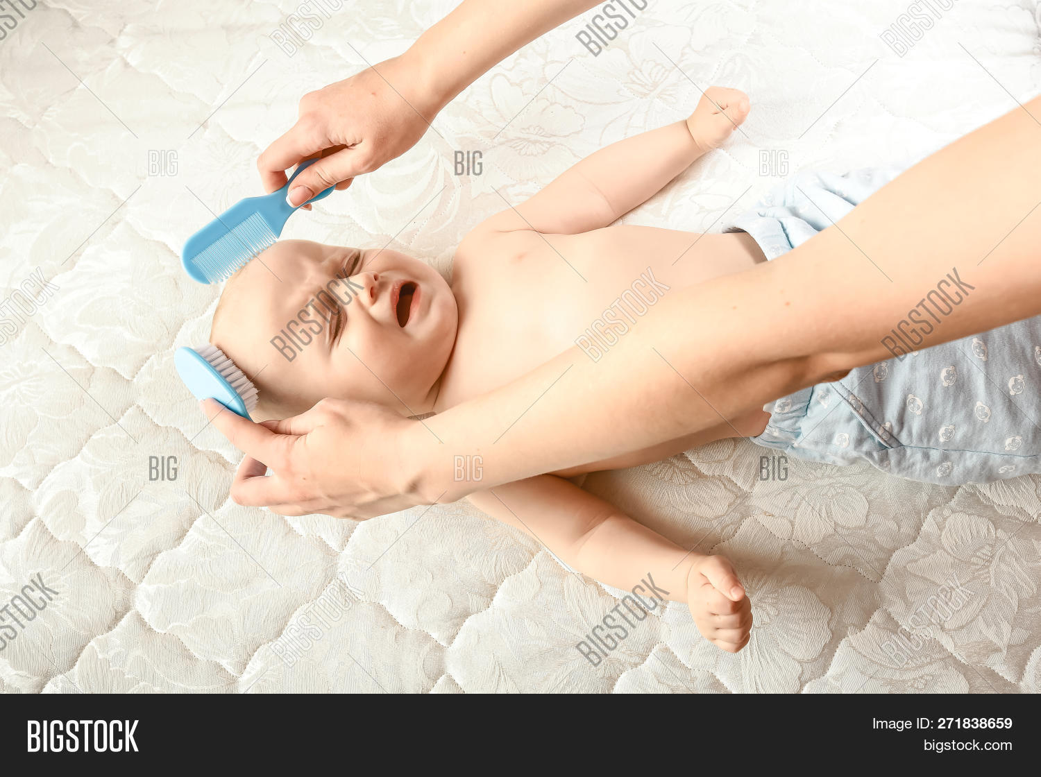 Mother Combing Hair Image & Photo (Free Trial) | Bigstock