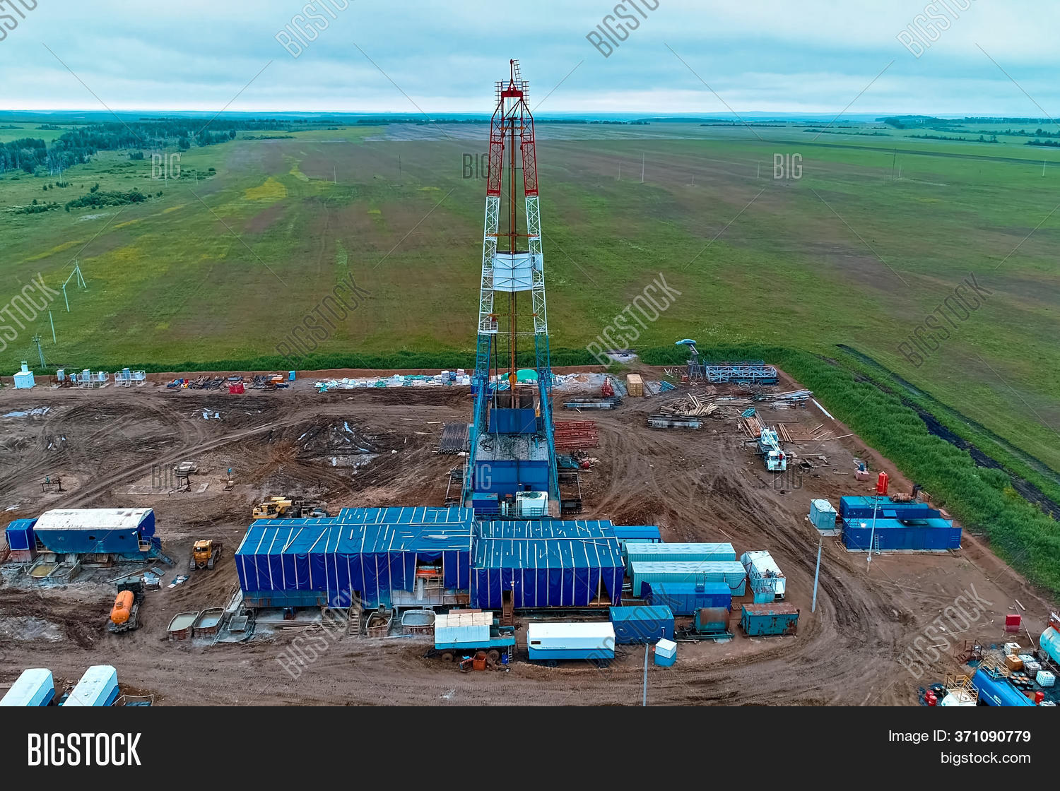 Drilling Rig Oil Well Image & Photo (Free Trial) | Bigstock