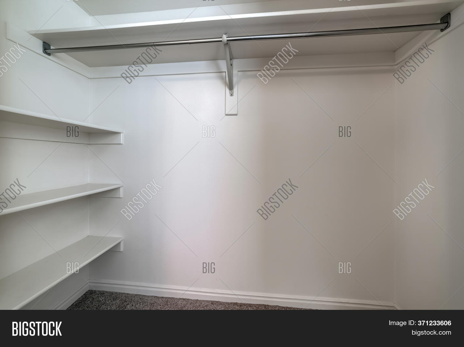 Empty Walk Closet New Image & Photo (Free Trial) | Bigstock