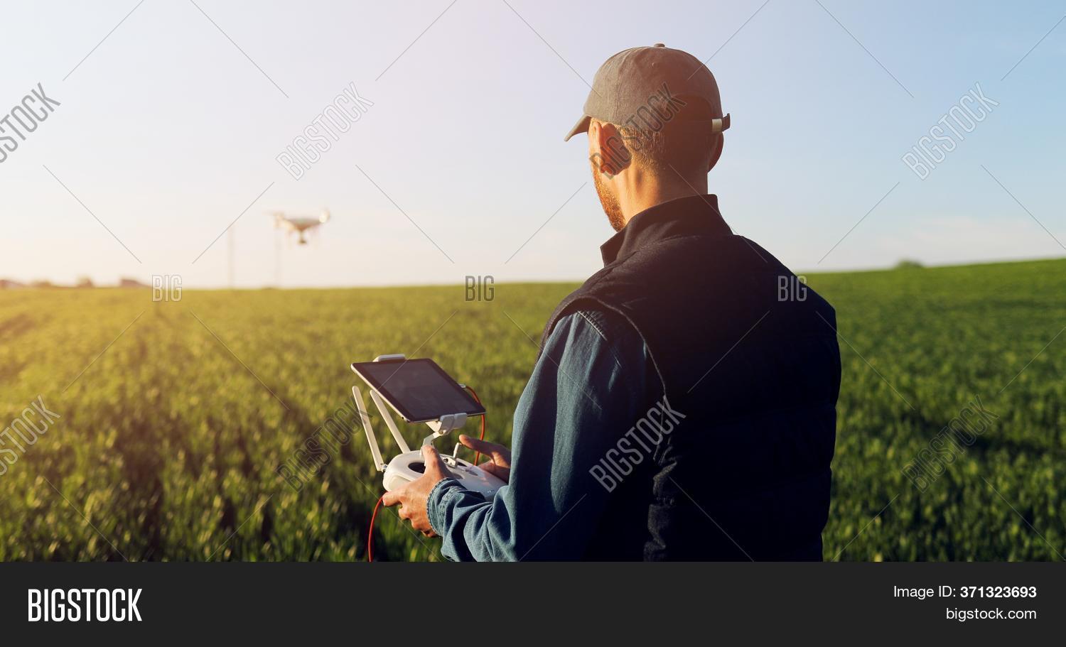 Caucasian Man Farmer Image & Photo (Free Trial) | Bigstock