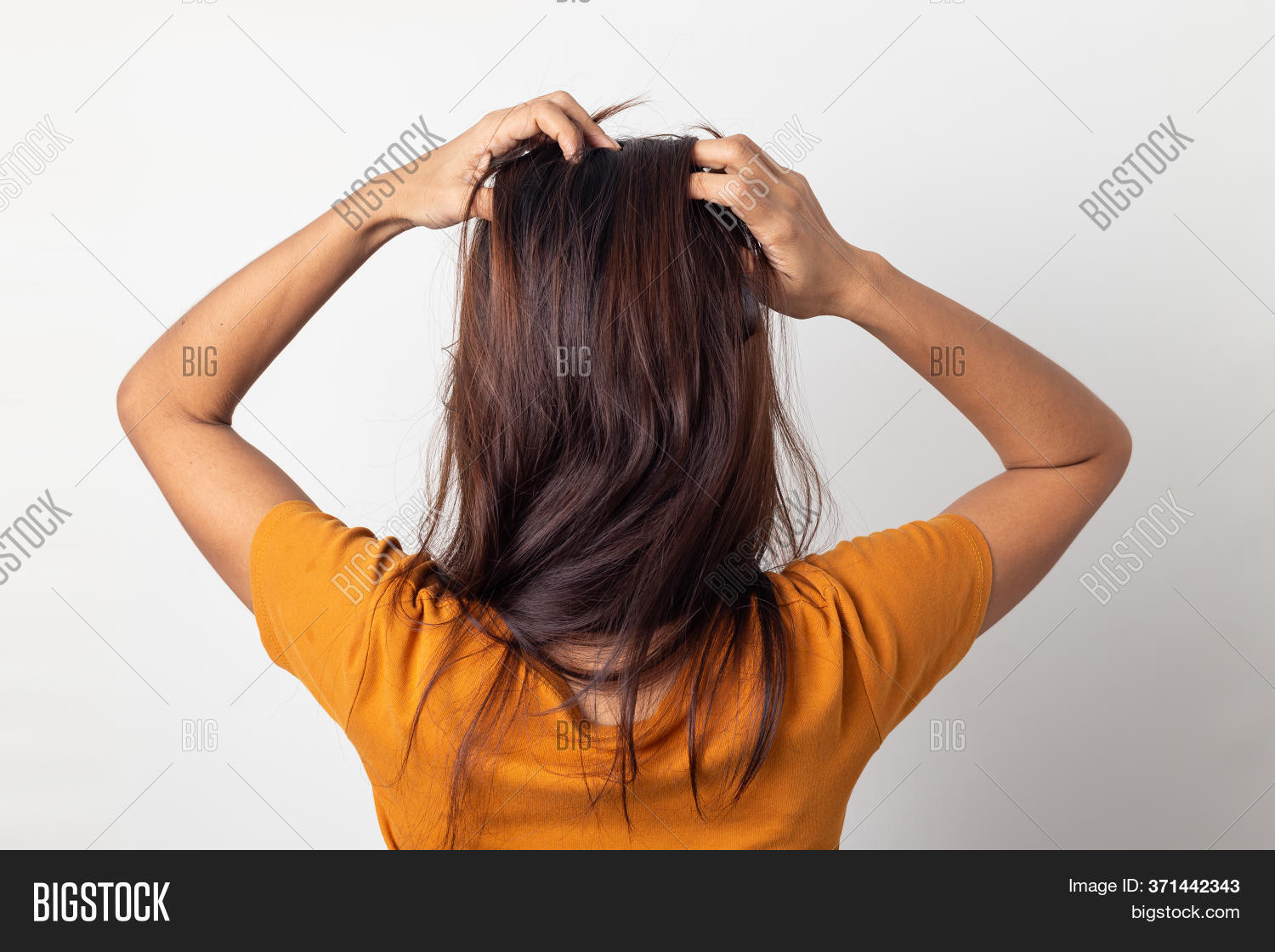 Women Itching Scalp Image & Photo (Free Trial) | Bigstock