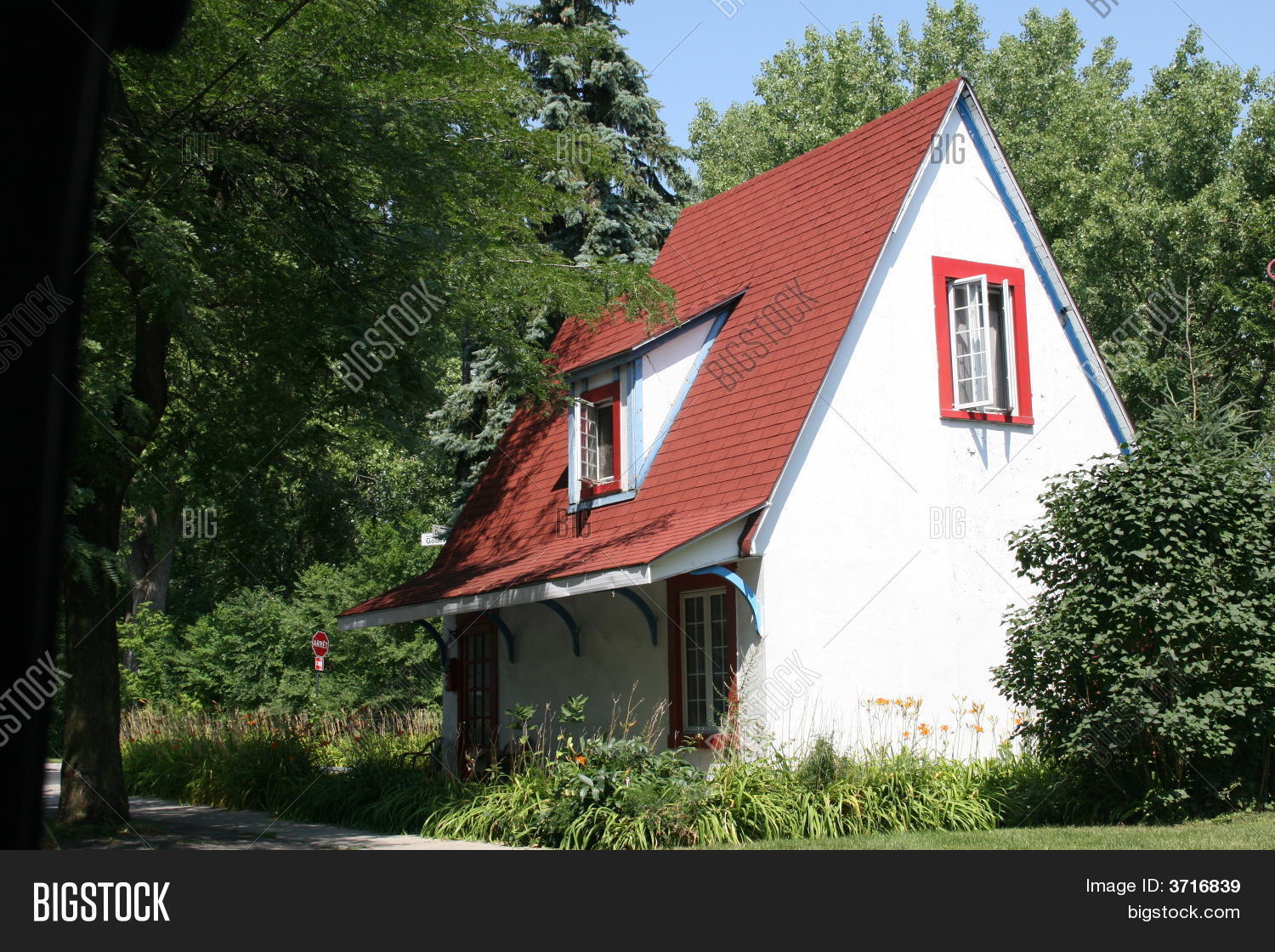 Stucco Country Cottage Image & Photo (Free Trial) | Bigstock