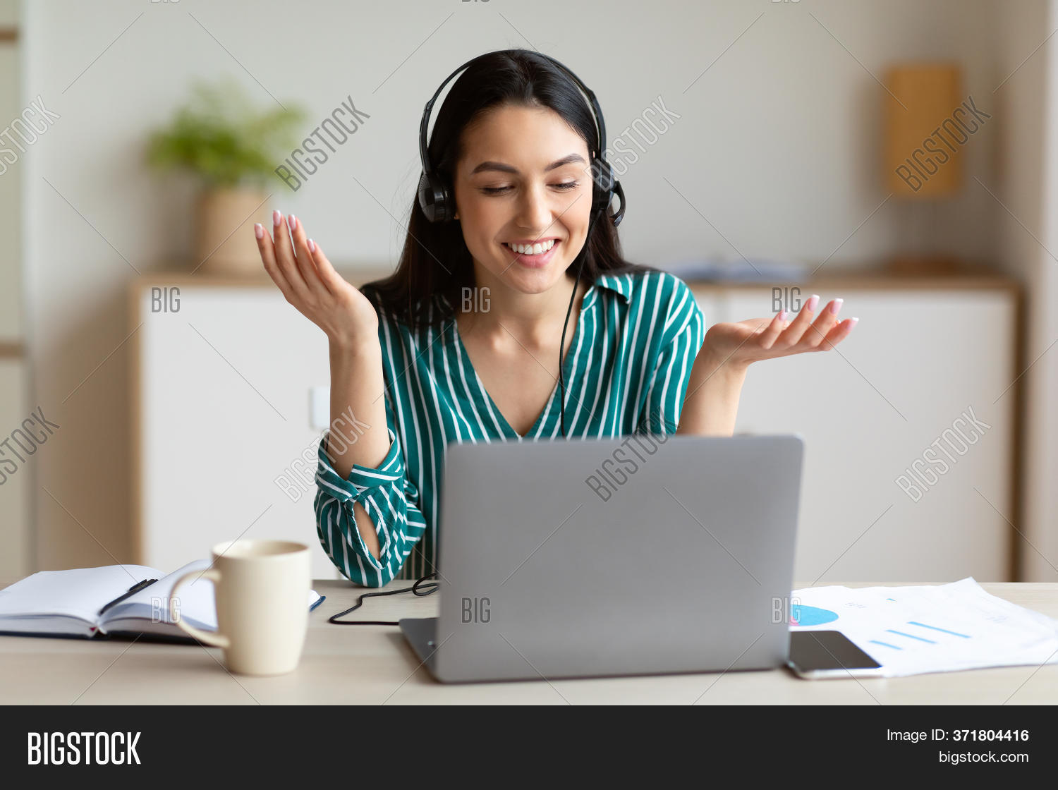 Hotline Concept. Woman Image & Photo (Free Trial) | Bigstock