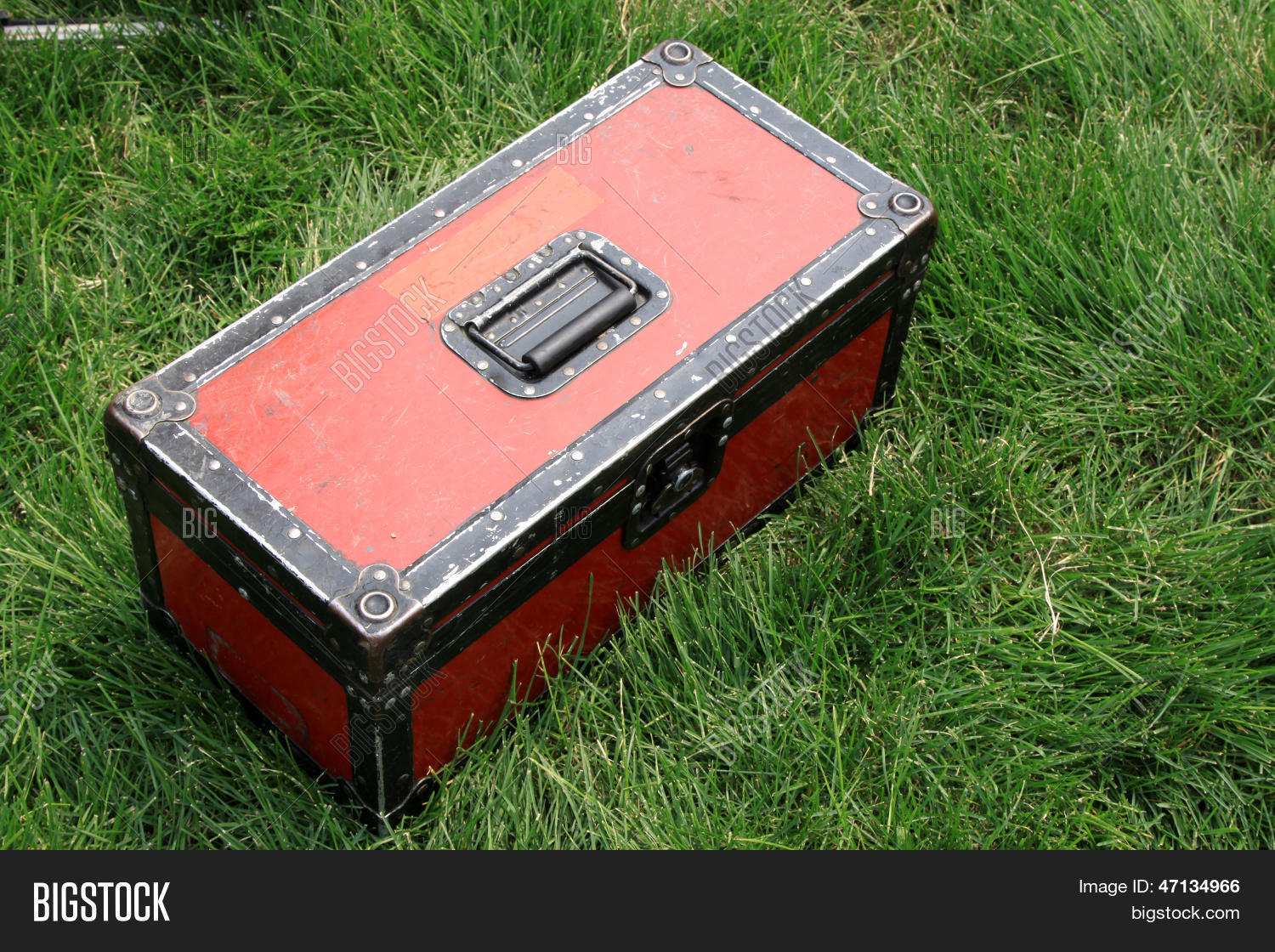 Red Tin Box On Green Image & Photo (Free Trial) | Bigstock