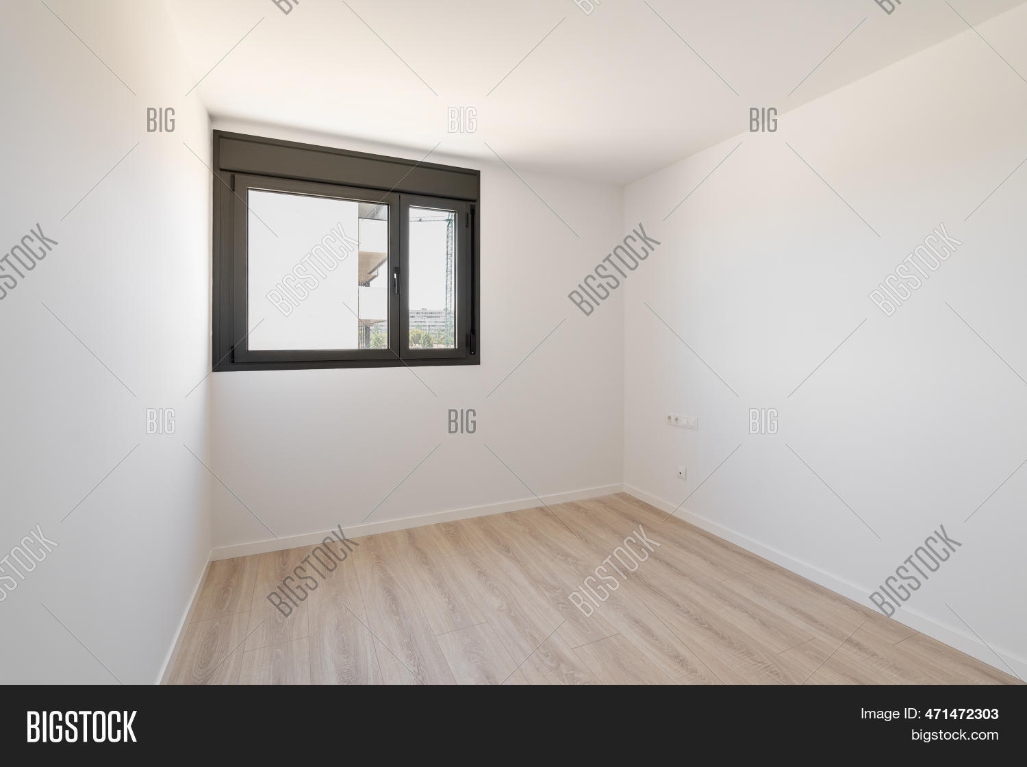 Small Empty Room Image & Photo (Free Trial) | Bigstock