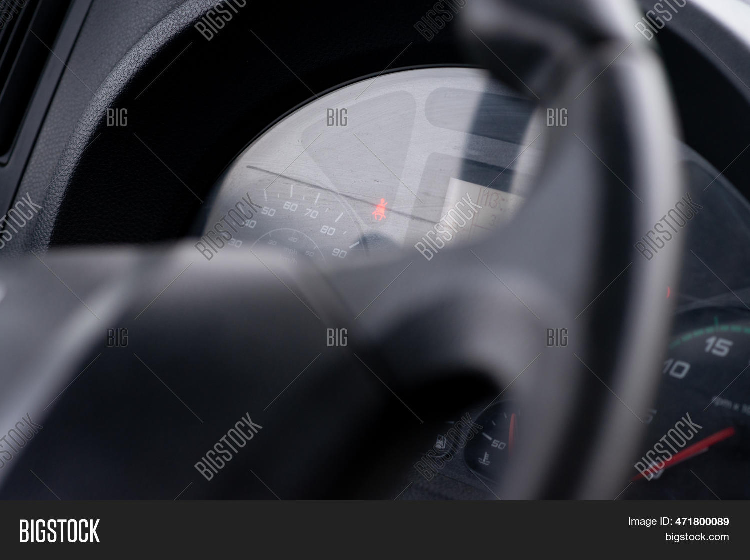 Unfasten Seat Belt Image & Photo (Free Trial) | Bigstock