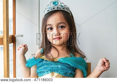 Arabic Princess Images, Illustrations & Vectors (Free) - Bigstock