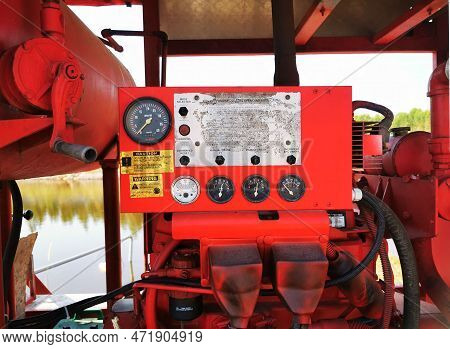 Mobile Red Generator Image & Photo (Free Trial) | Bigstock