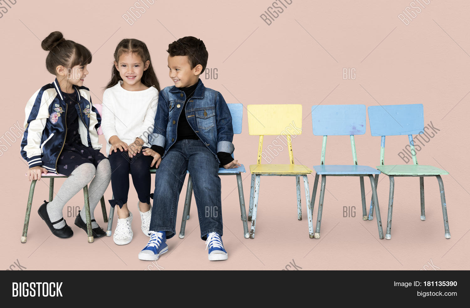 Friends Sitting Image & Photo (Free Trial) | Bigstock