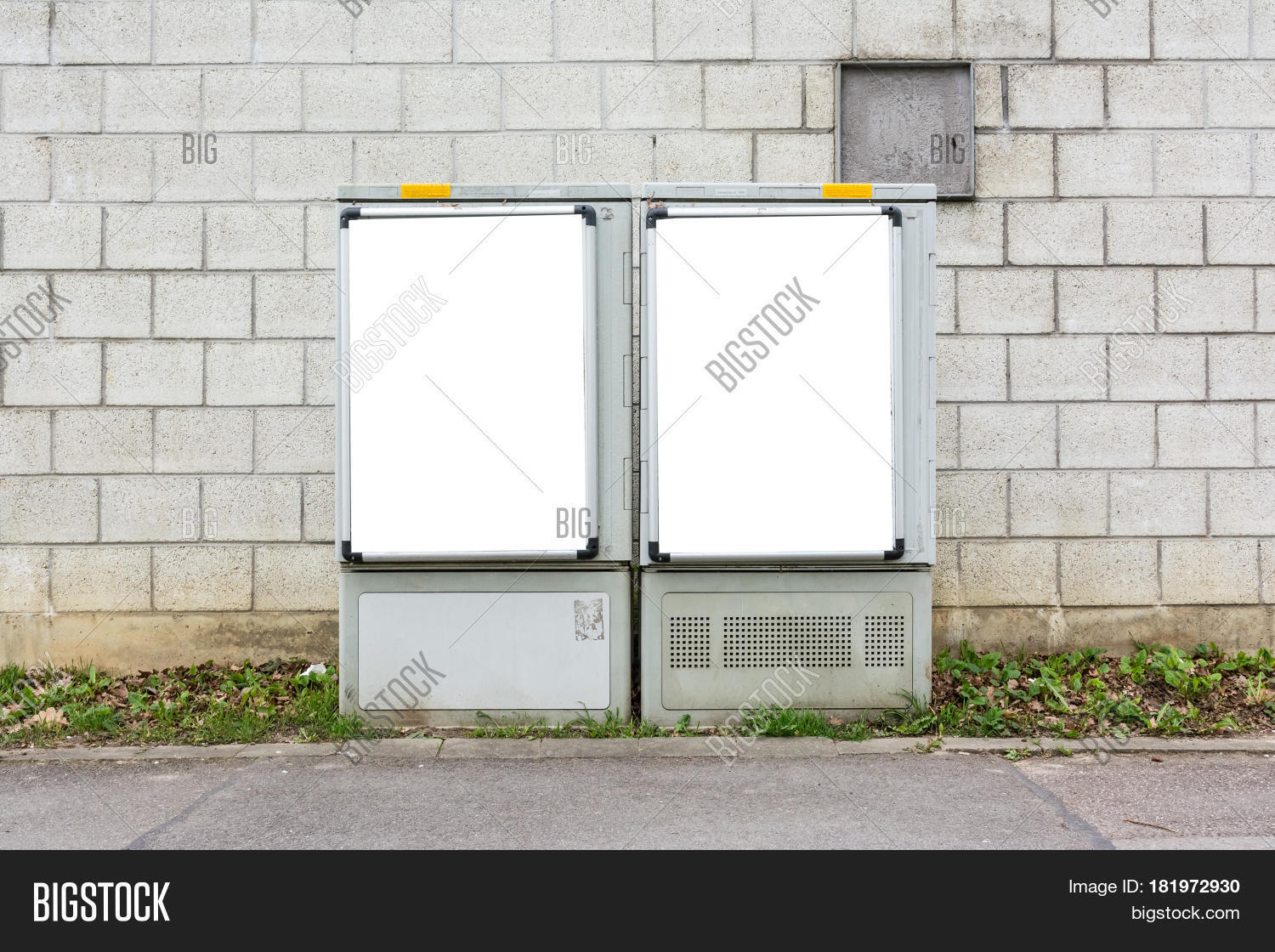 Blank Advertisement Image & Photo (Free Trial) | Bigstock