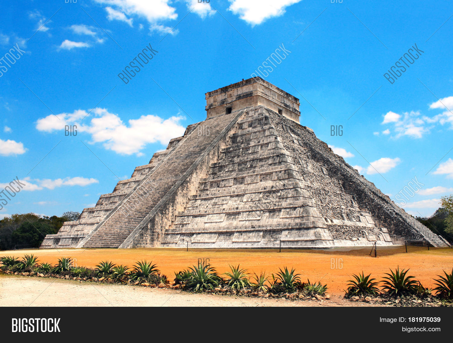 Ancient Mayan Pyramid Image & Photo (Free Trial) | Bigstock