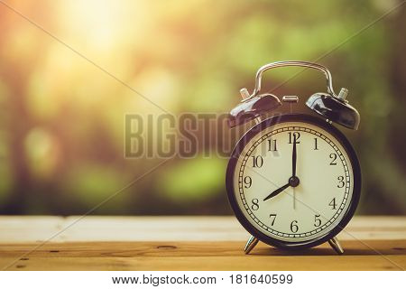 8 O'clock Retro Clock Image & Photo (Free Trial) | Bigstock
