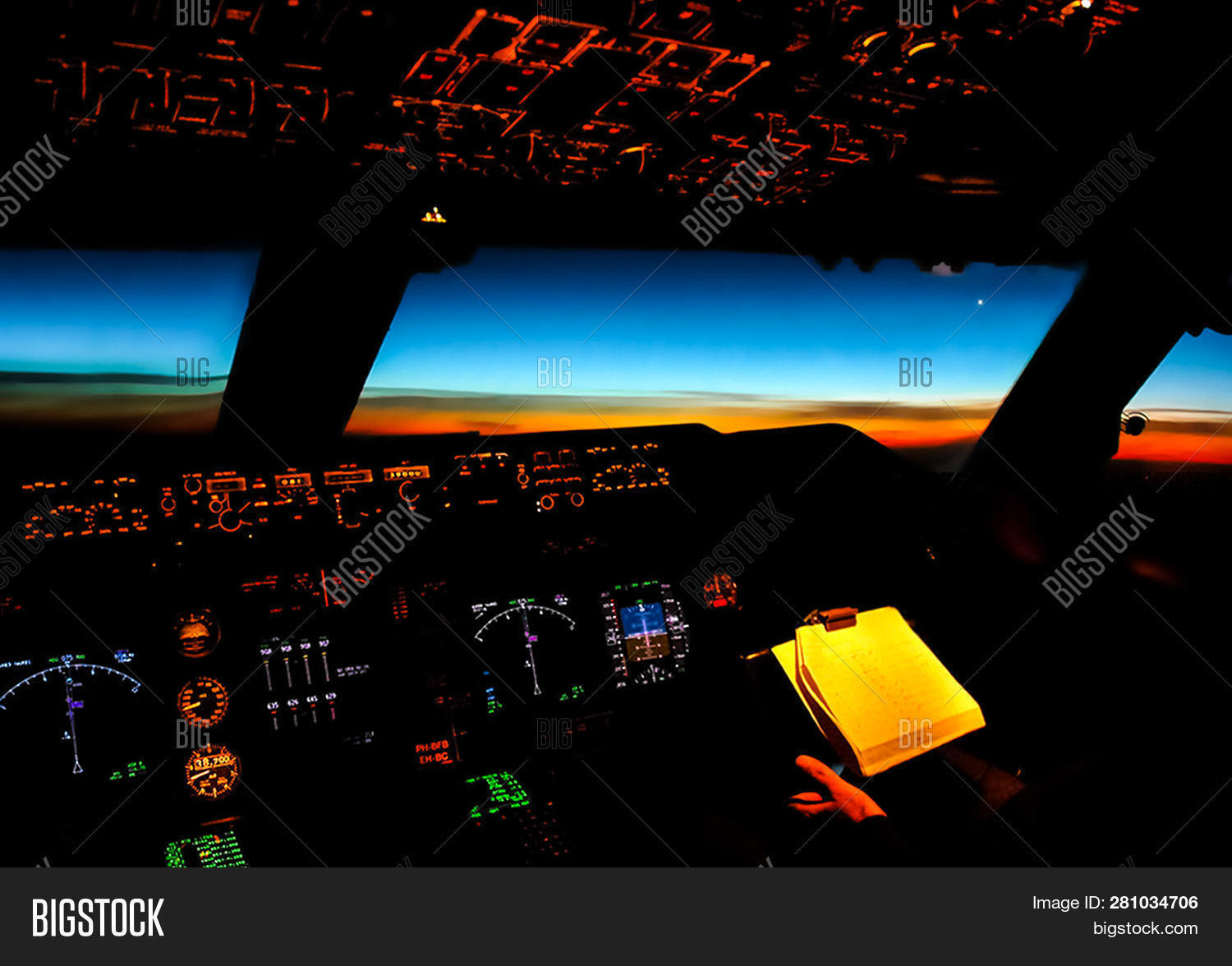 Cockpit Passenger Image & Photo (Free Trial) | Bigstock
