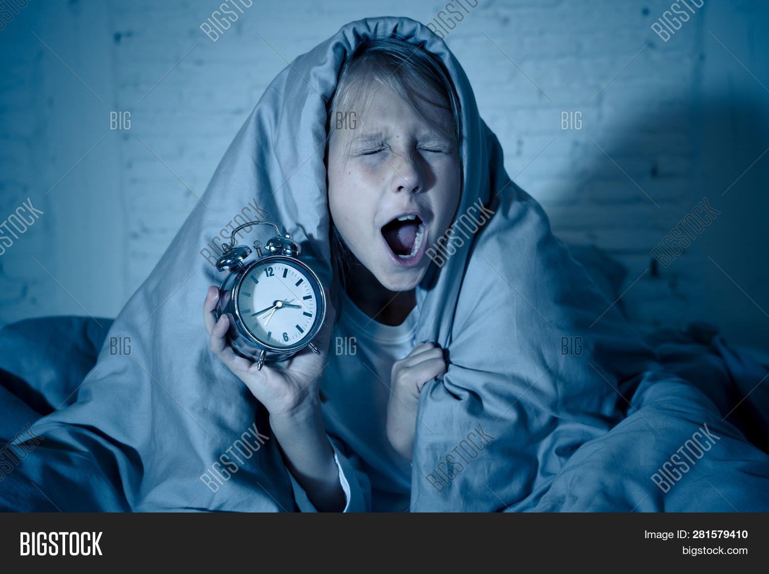 Little Girl Bed Awake Image & Photo (Free Trial) | Bigstock