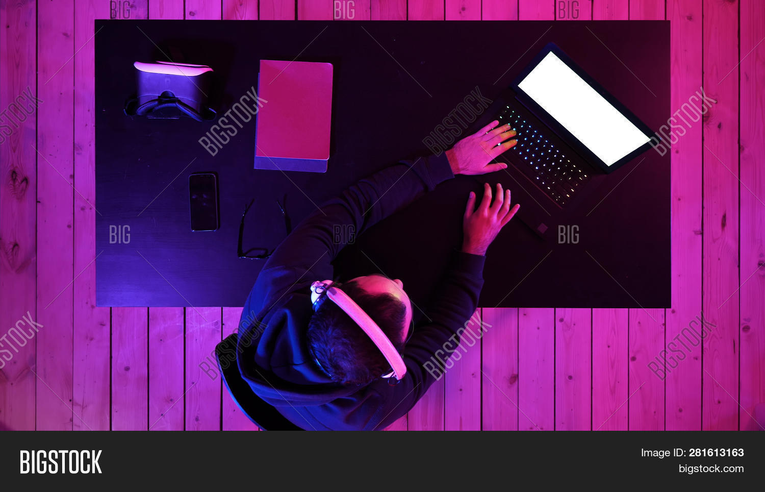 Professional Gamer Image & Photo (Free Trial) | Bigstock