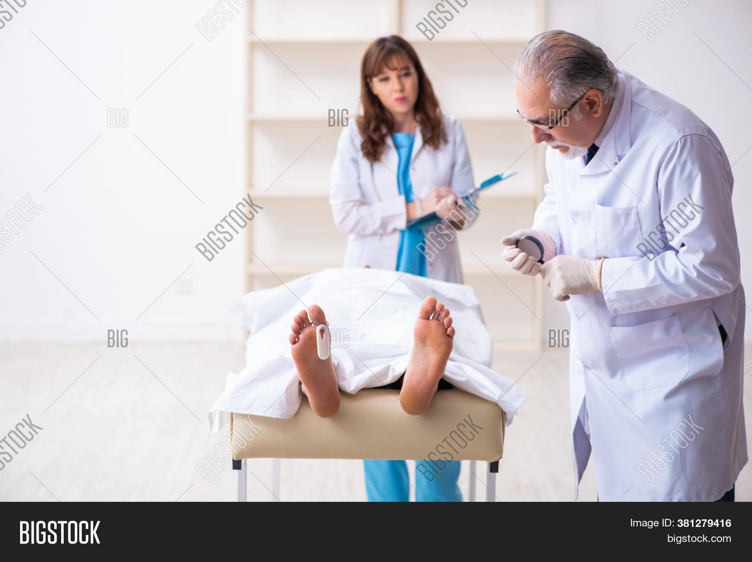 Police Coroner Image & Photo (Free Trial) | Bigstock