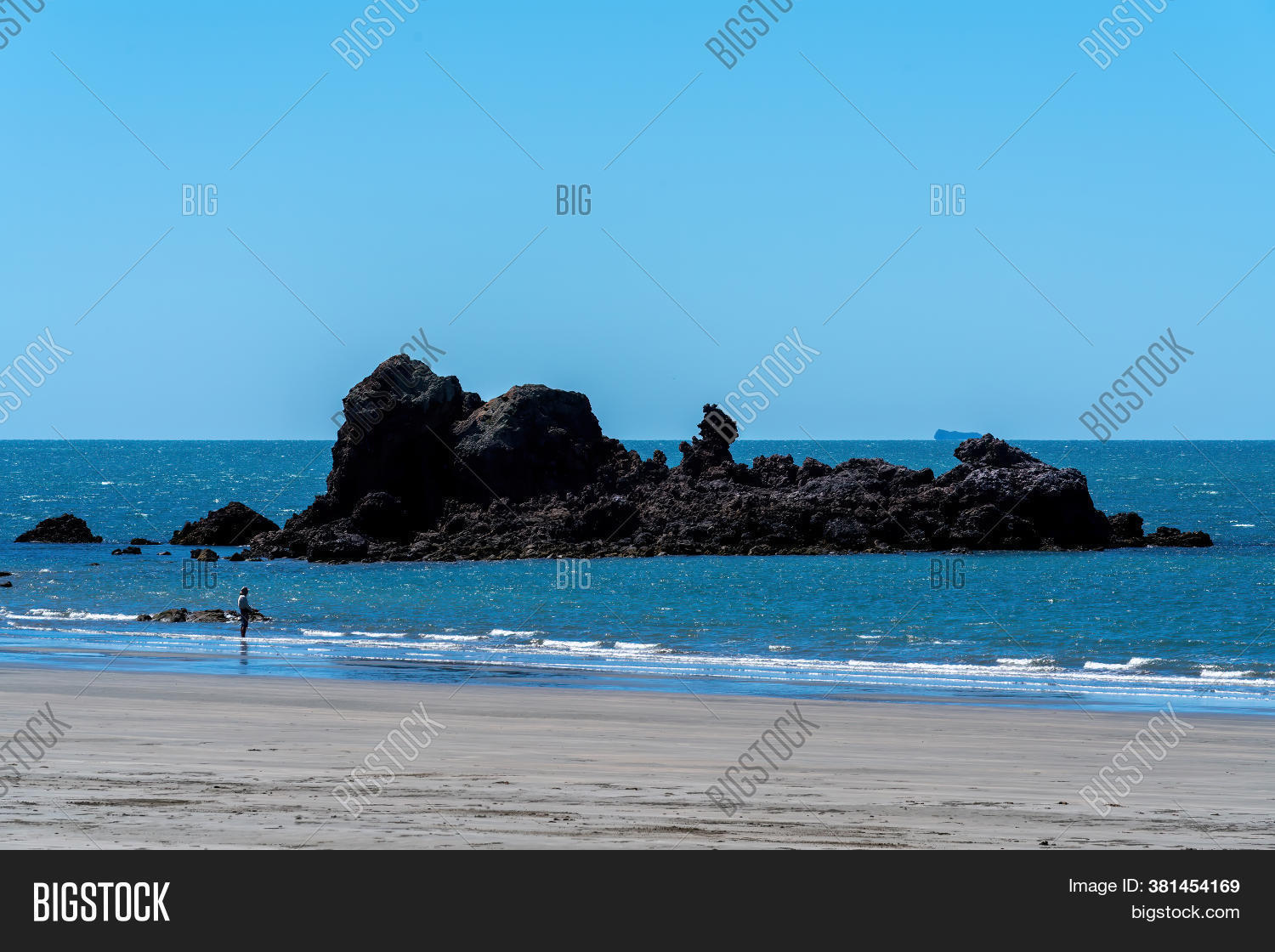 Huge Rock Outcrop Image & Photo (Free Trial) | Bigstock
