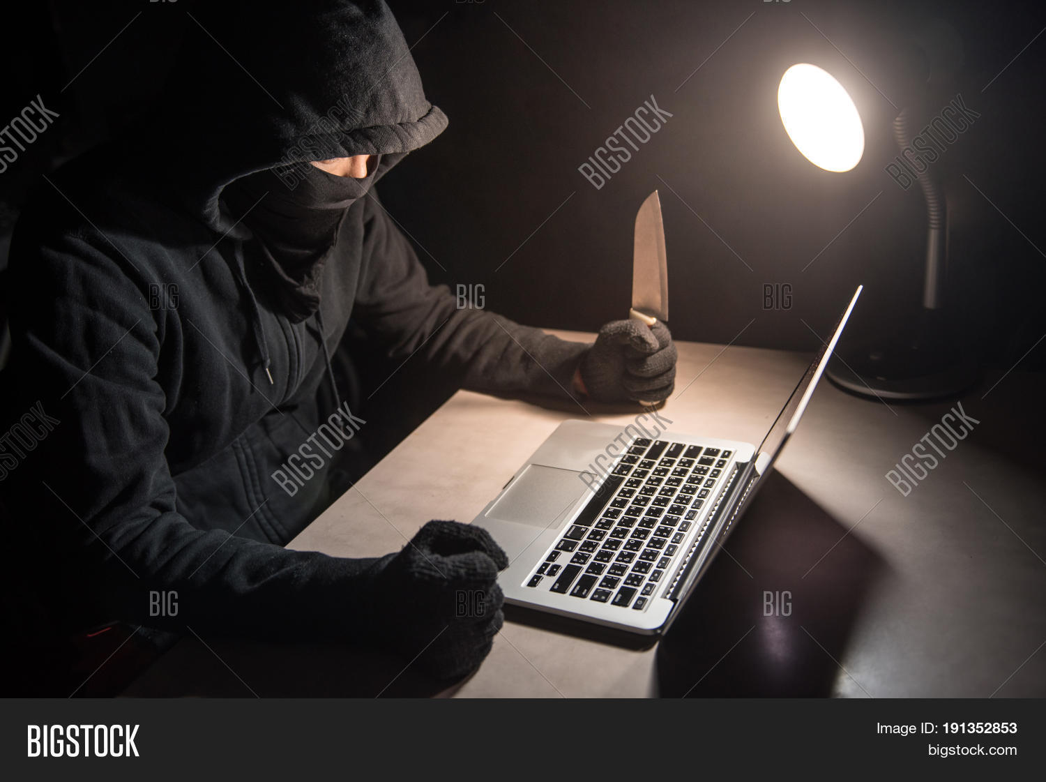 Male Hacker 图片和照片（免费试用） | Bigstock
