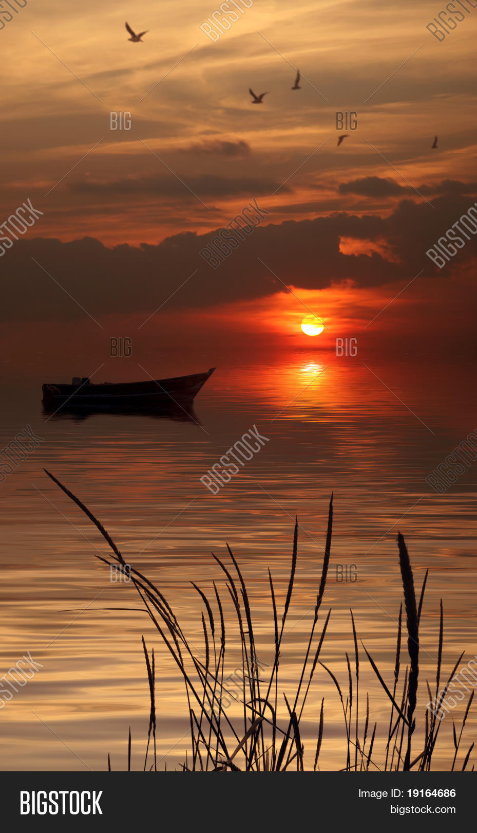 Boat On Lake Sunset Image & Photo (Free Trial) | Bigstock